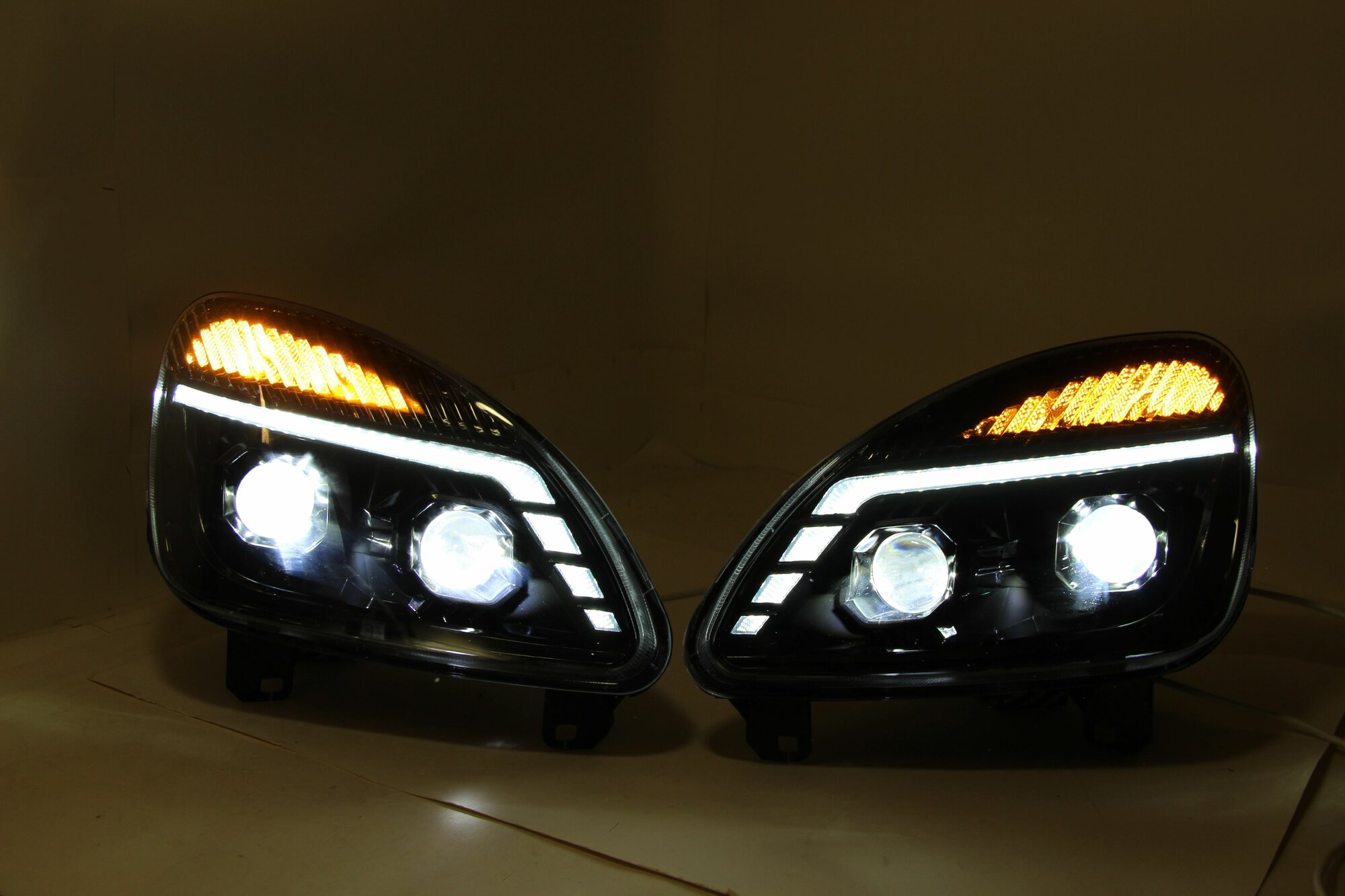 Фары BI-LED на Газель черная маска