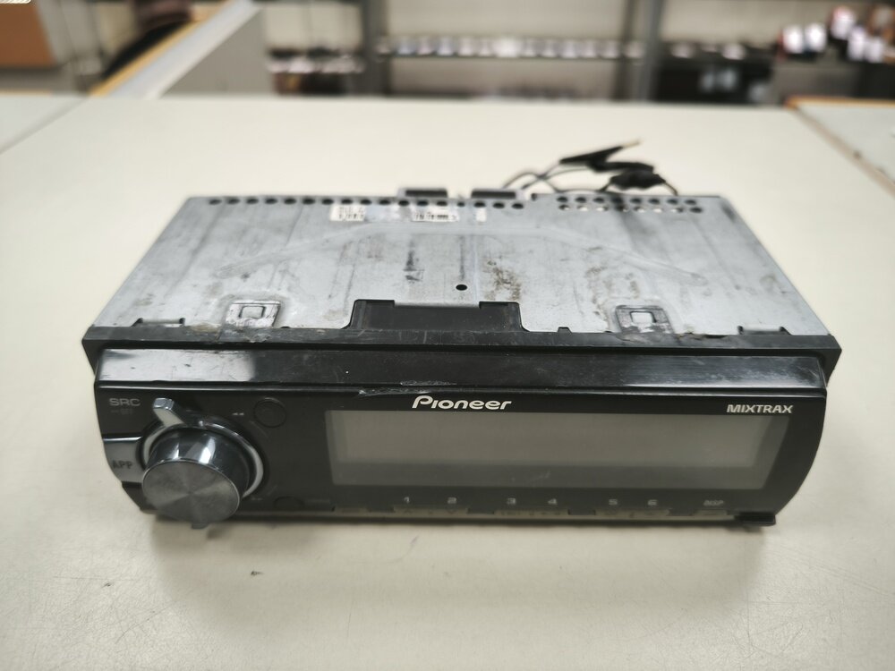 Автомагнитола Pioneer "MVH-X460UI", для всех марок авто, 20 дюймов, черная Б/У уценка
