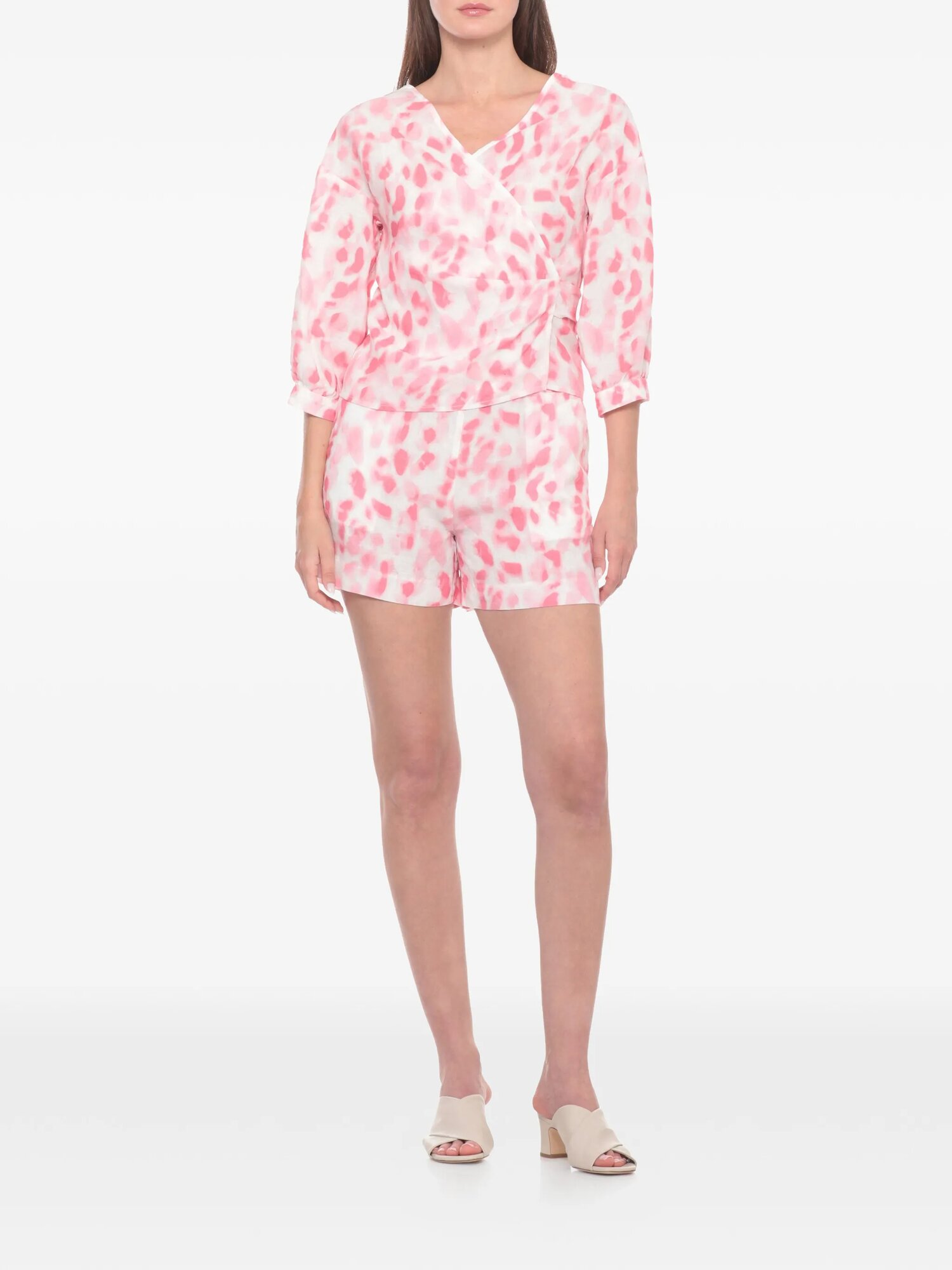 Шорты 120% LINO Leopard-print linen shorts, размер 40, white — фото 1