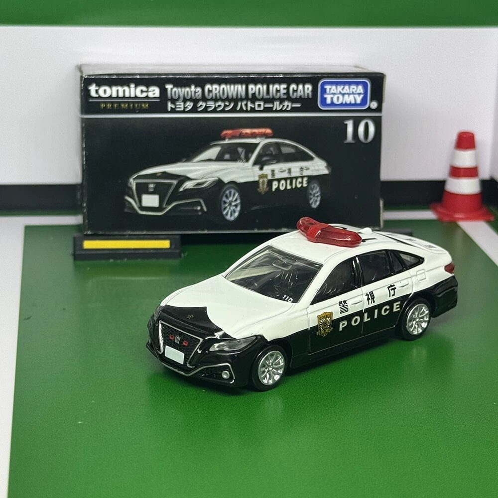 Игрушечная машинка TOMY TOMICA из металла: Toyota Patrol Police Car (TP10), масштаб 1:64