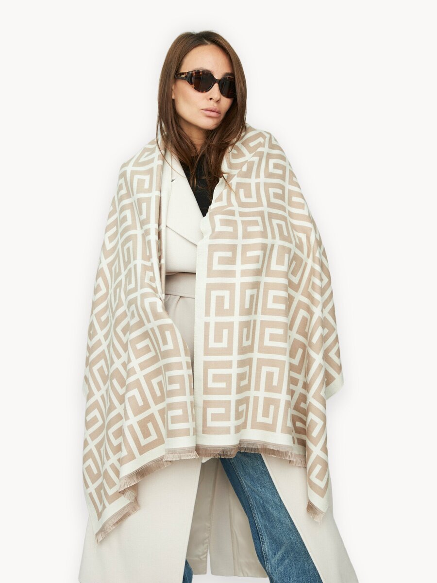 Палантин для женщин