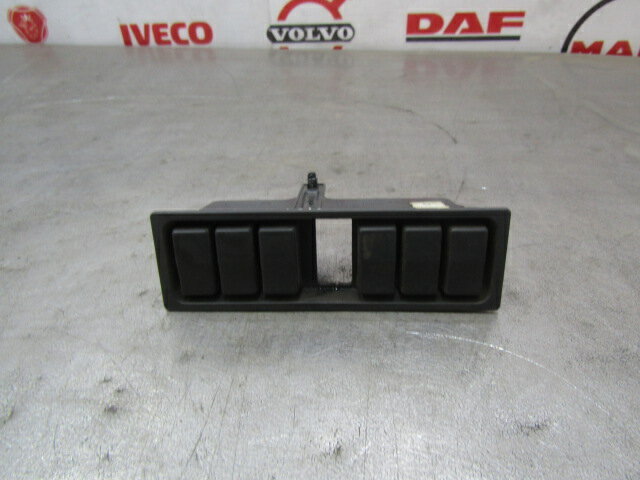 Рамка панели кнопок Renault Premium