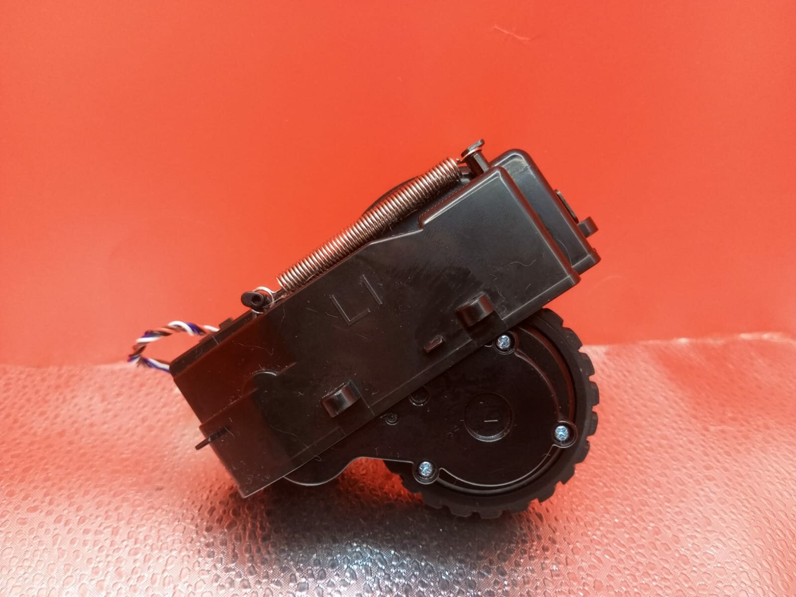 Колесо с редуктором левое L для робот пылесоса Хiаоmi Robot Vacuum E5 (C108 / BHR7969EU)