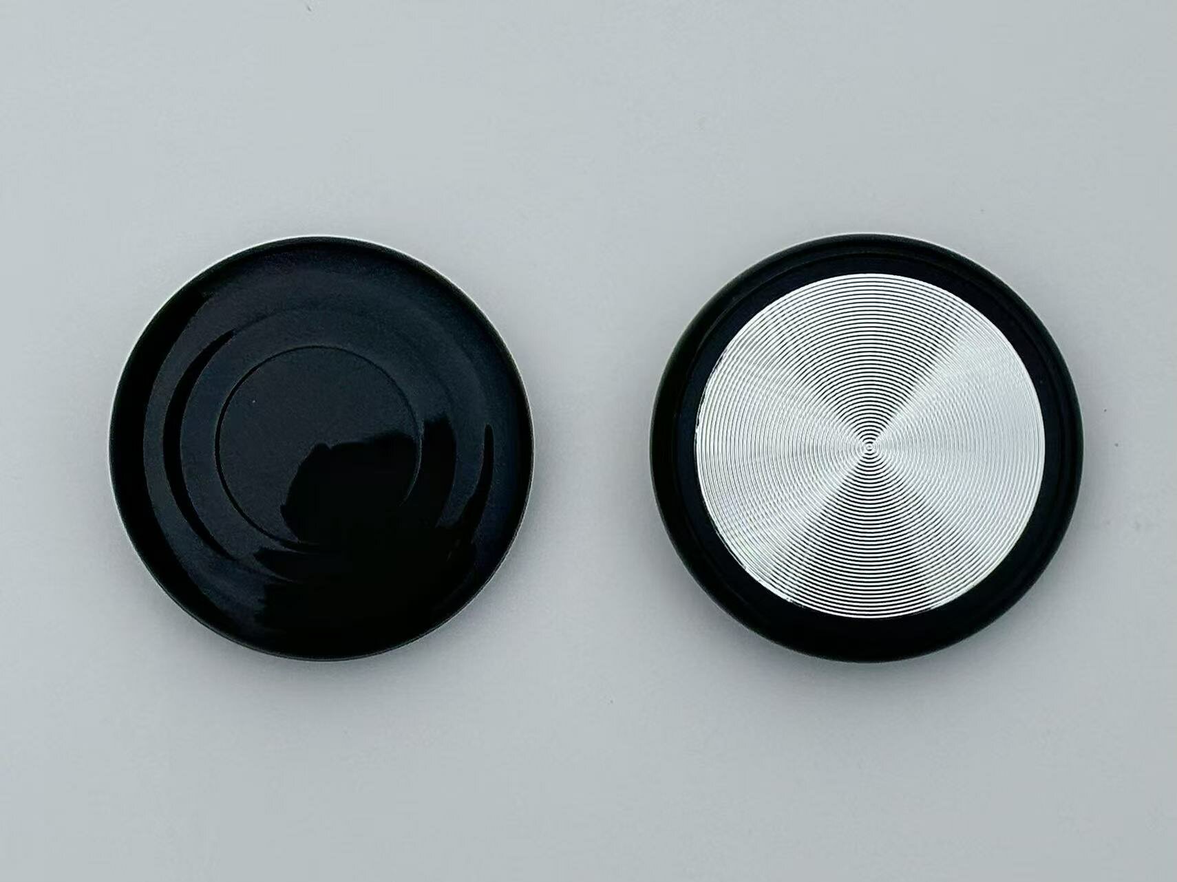 Стабильный GPS-трекер против утраты：Совместим с iOS/Android, для мониторинга детей, старых родителей и домашних животных