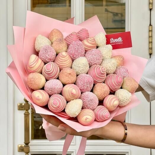 Клубника в шоколаде букет "Спринг" 33 шт Букет из ягод в шоколаде