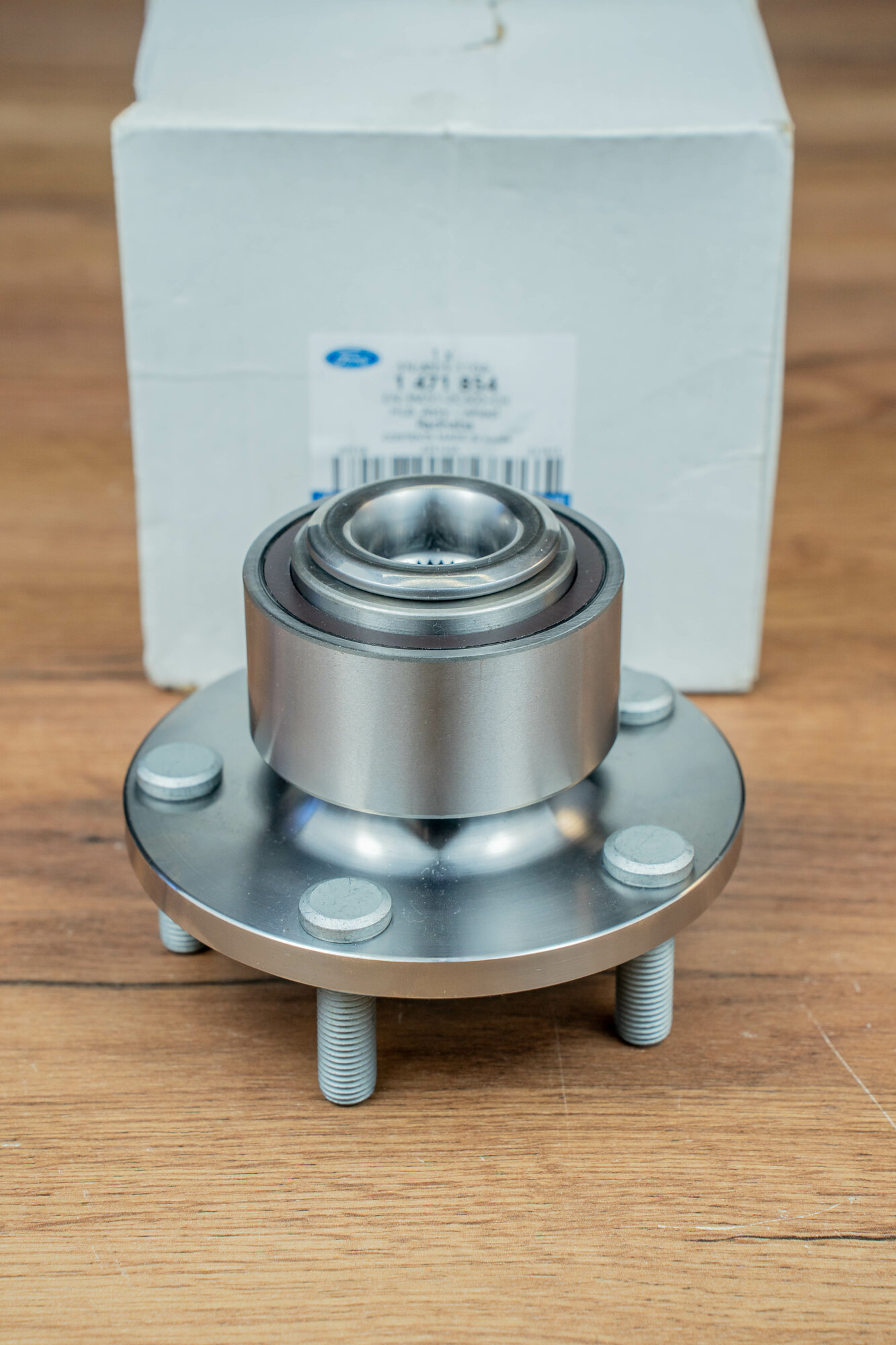 Ступица колеса FORD 1471854, передняя, левая/правая, с подшипником