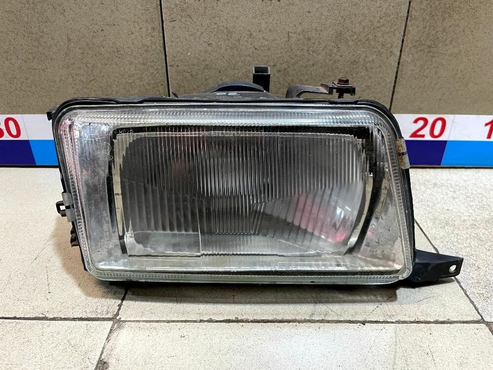 Фара правая Audi 80 B4 084411131R