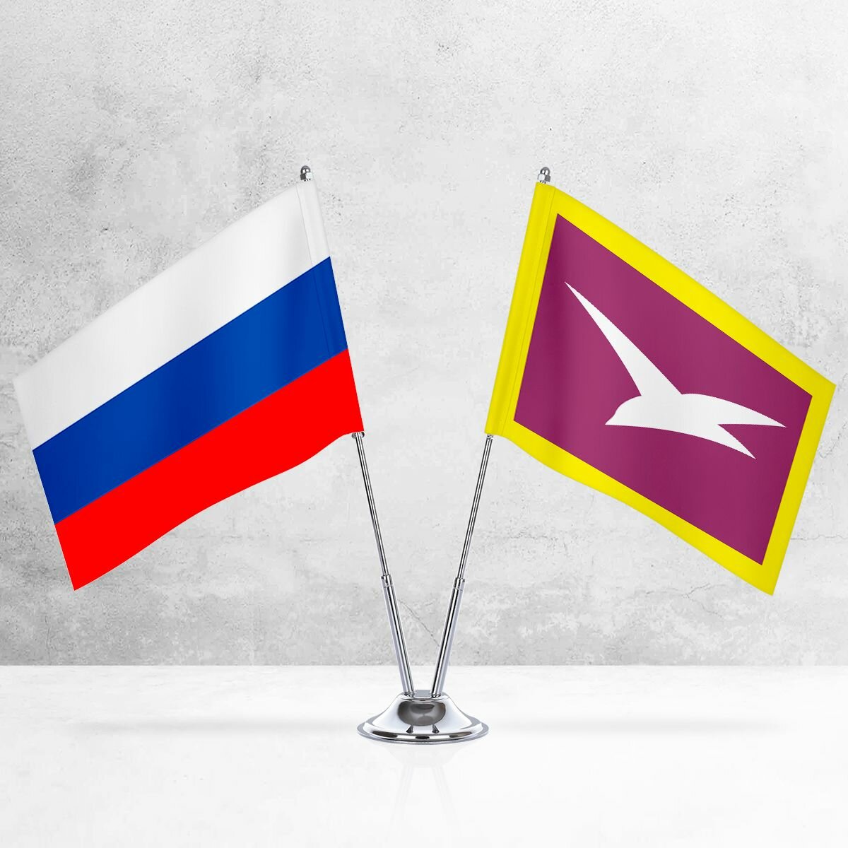 Настольные флаги России и Чехова на металлической подставке под серебро