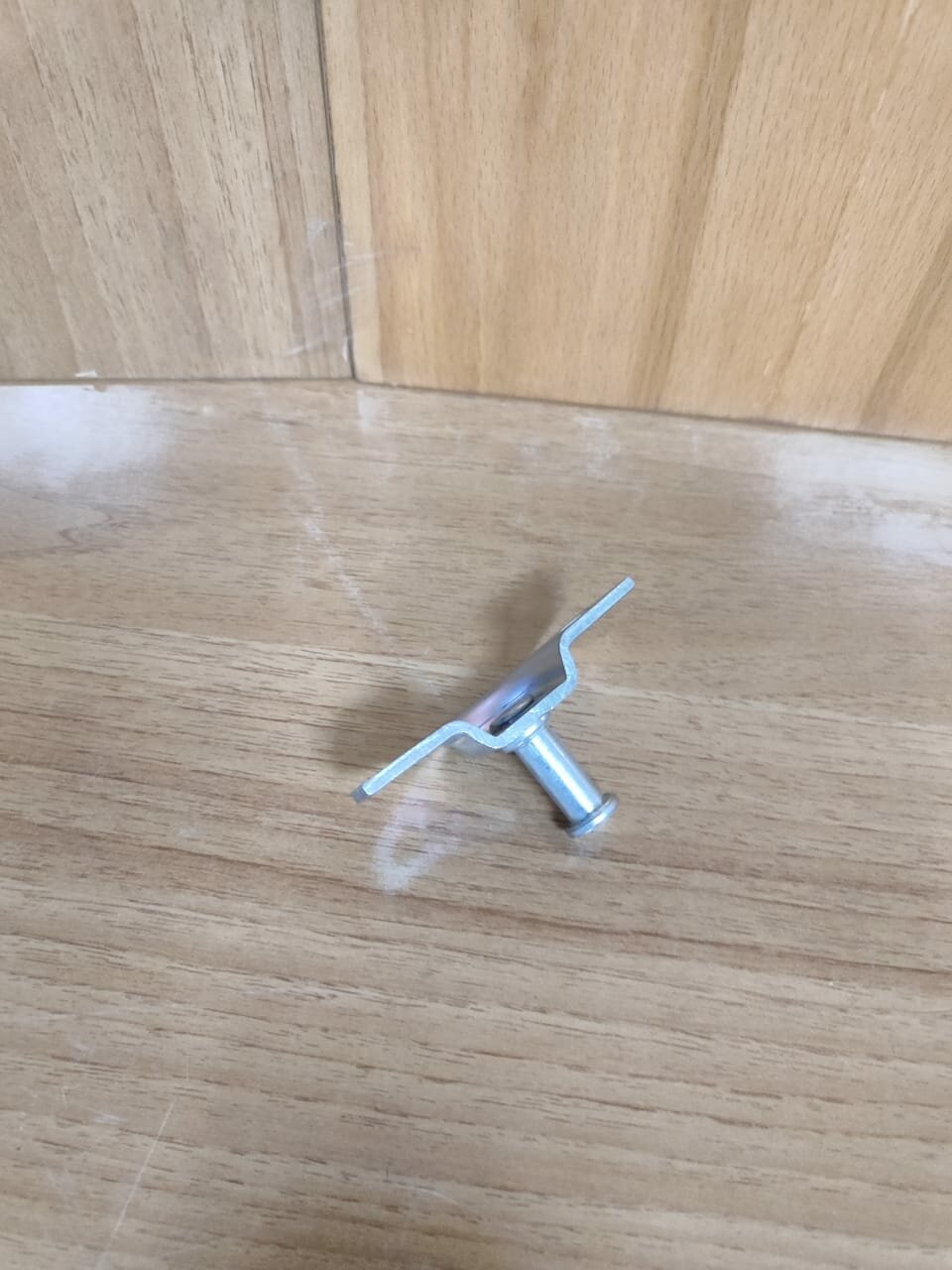 Защелка замка задней двери для автомобилей ГАЗ Оригинал 2705-6305438