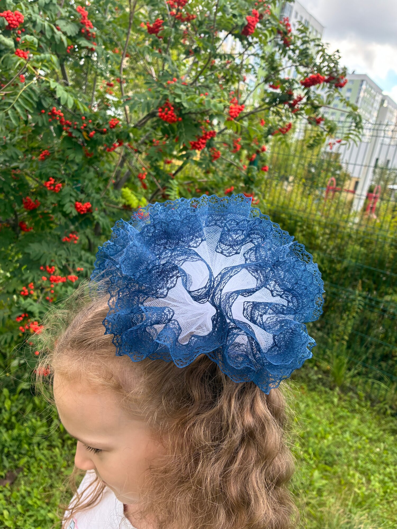 Бант на резинке для волос, бант из фатина и кружева для волос