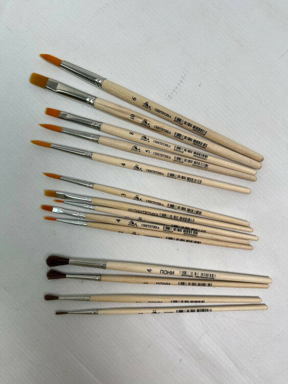 Набор кистей для школьника пони круглая № 1, 2, 3, 4 синтетика круглая № 1, 2, 3, 4, 5, 6 плоская № 4, 6, 8,10+папка-конверт