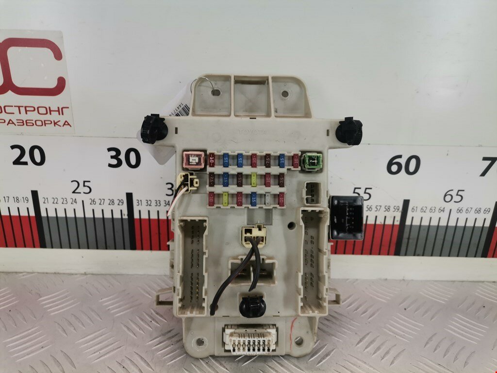 Блок предохранителей Toyota Rav4 2 8273142010 арт. 1441714