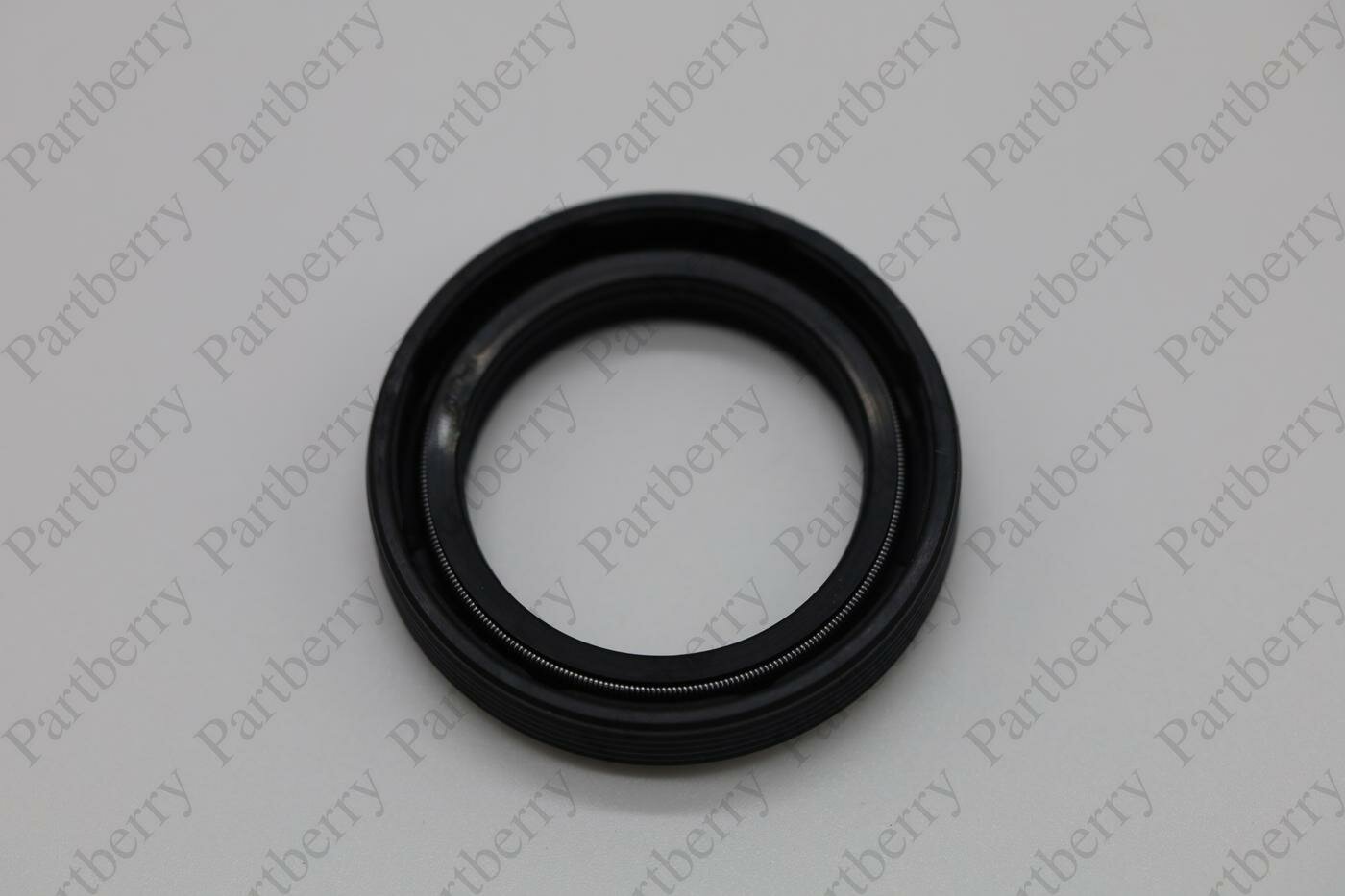 Сальник 26,00/37,00*7,00/8,00 тип 1PM PARTBERRY PB563541 для MERCEDES-BENZ A0089979447, MAN 81965020356, SCANIA 318996.