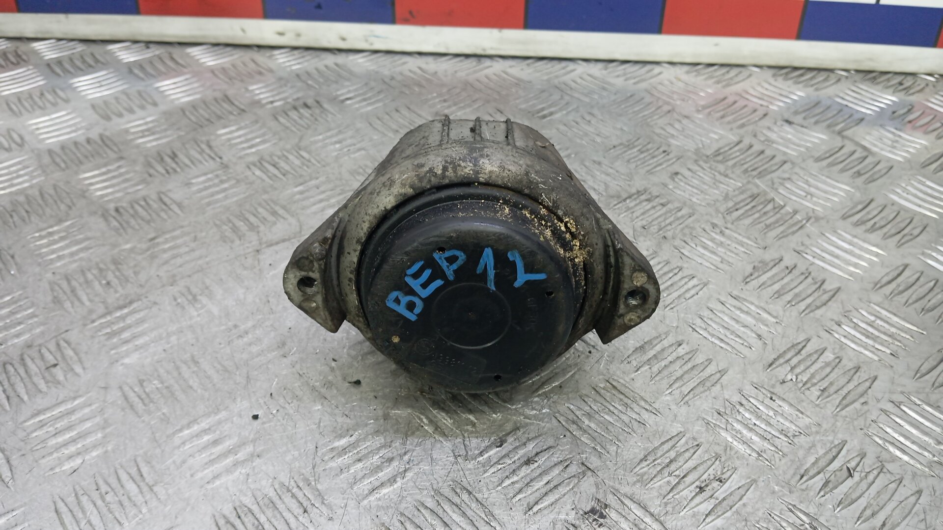 Подушка двигателя бензиновая BMW 3 E90/E91, Номер 13981112