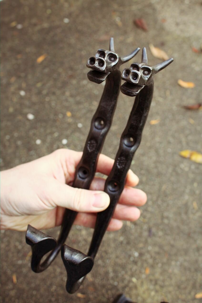 Два крючка настенных кованые без покраски