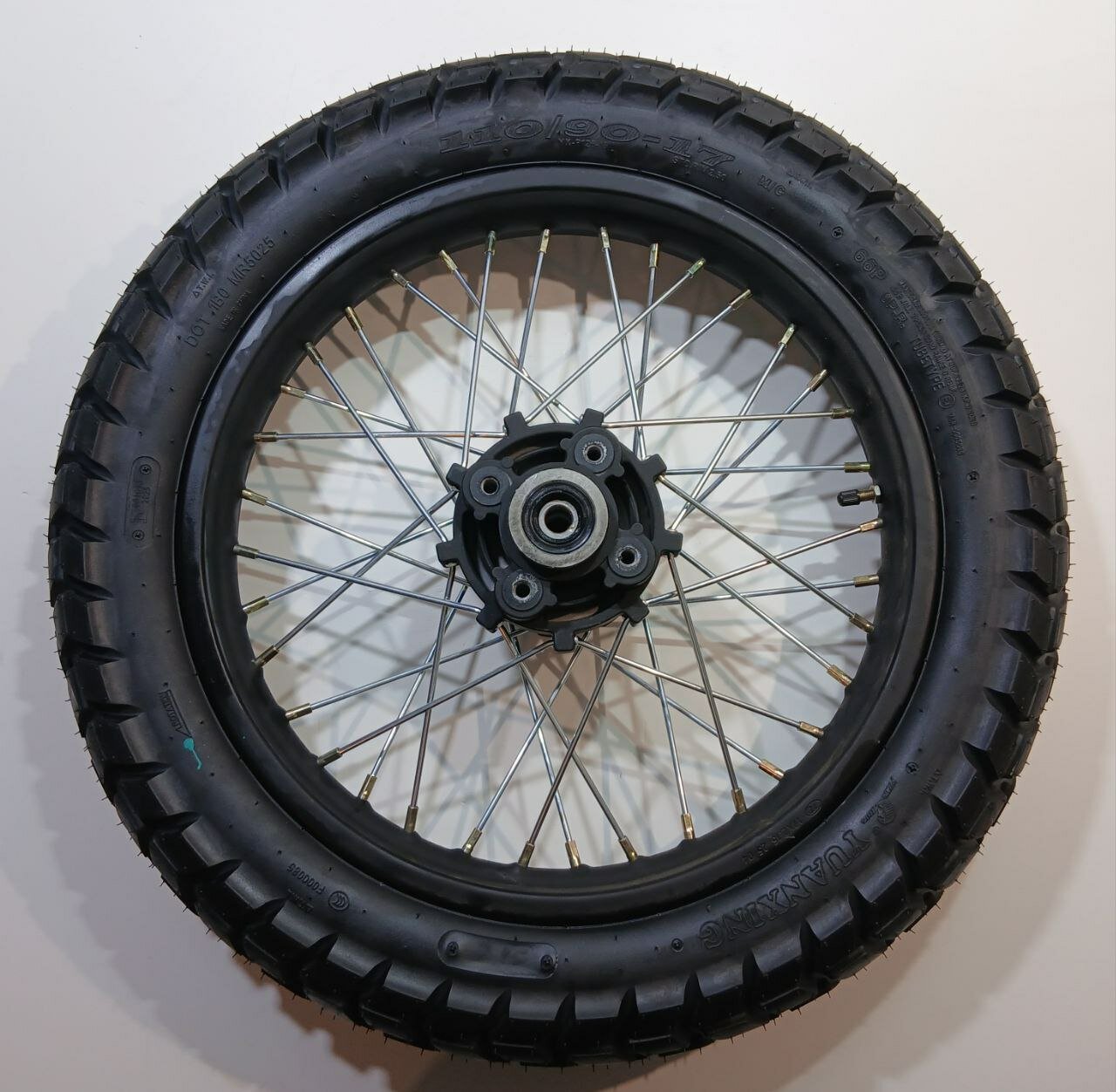 Колесо заднее в сборе 110/90-17 под ось Ф15мм Мотоцикл Ataki Carrera 300