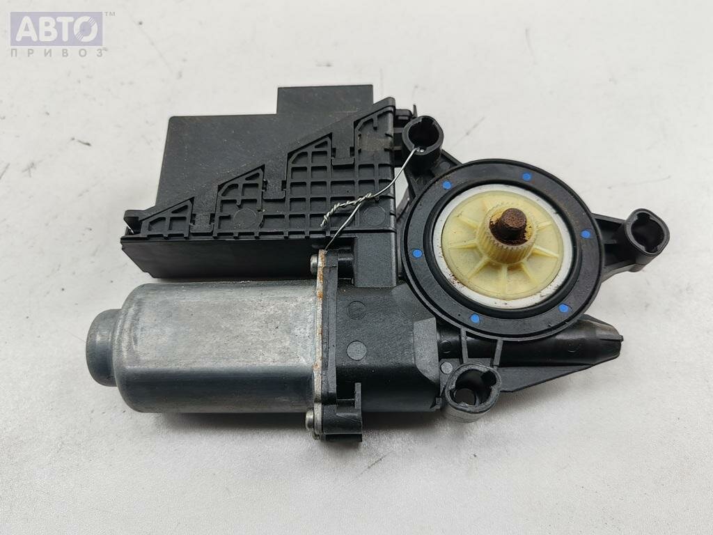 Моторчик стеклоподъемника передний правый Skoda Fabia mk1 (6Y) 1999-2009