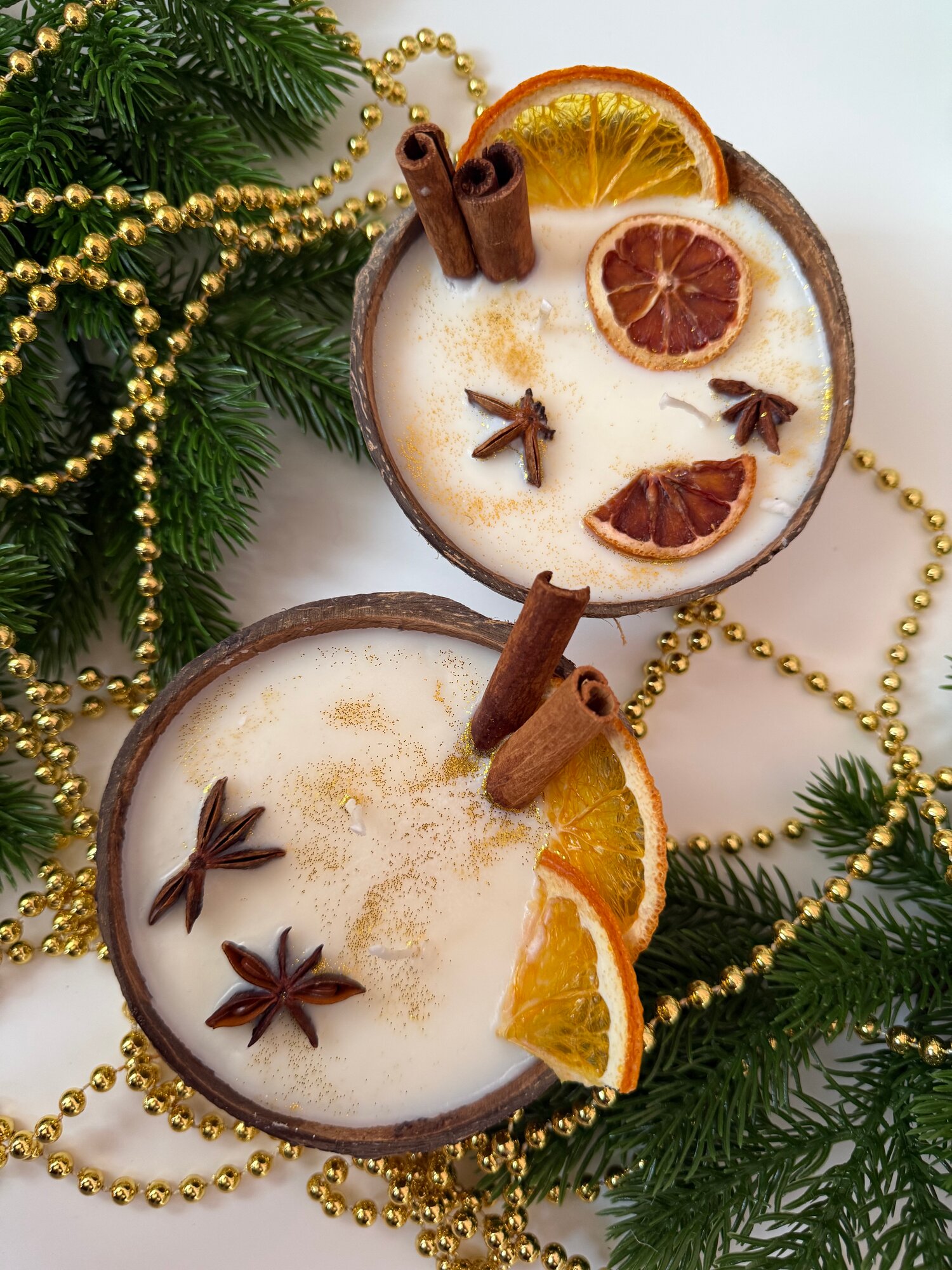 Свеча "Новогодняя", в кокосовой скорлупе, аромат цитрусового кекса, 6 см х 8 см