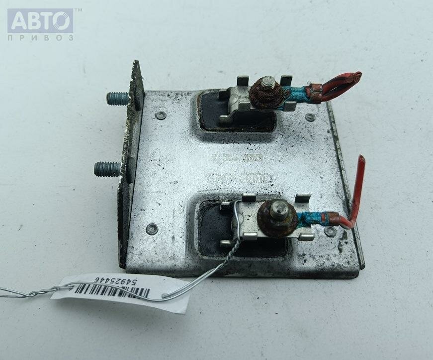 Блок управления вентилятором радиатора Audi A6 C5 (1997-2005)