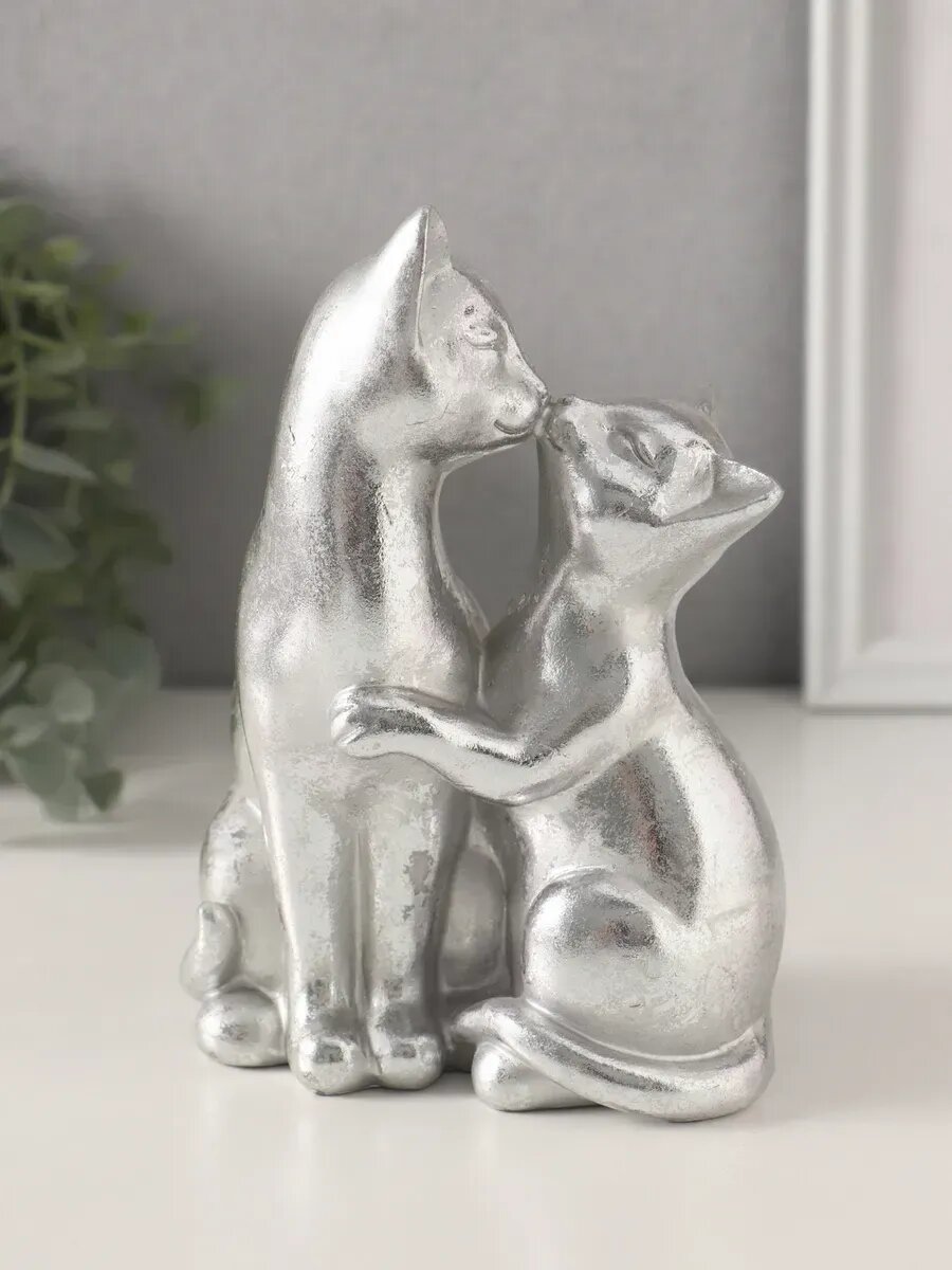 Фигурка Поцелуй