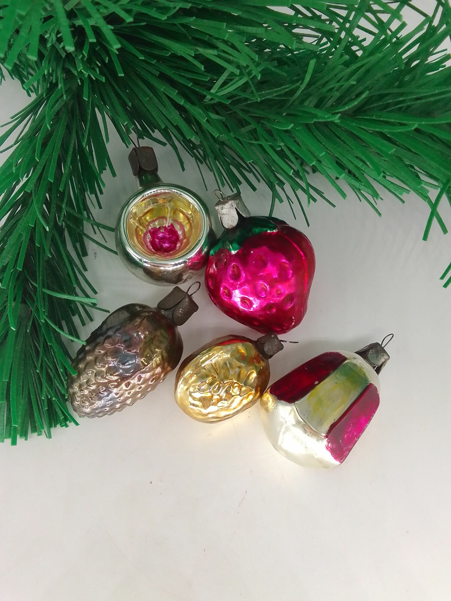 Винтажный советский набор из пяти елочных подвесных игрушек СССР