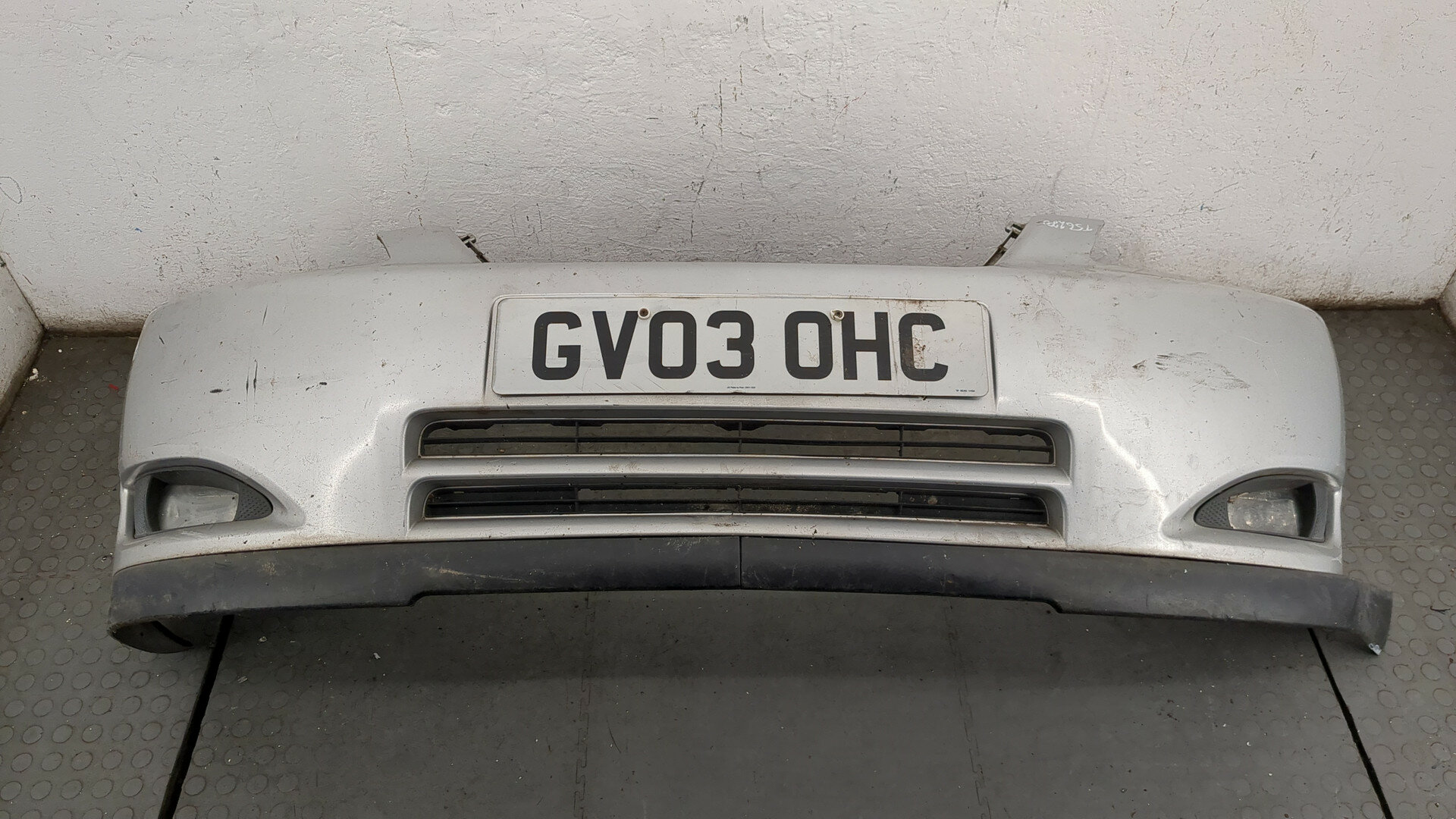 Бампер передний Toyota Corolla E12 Б/У