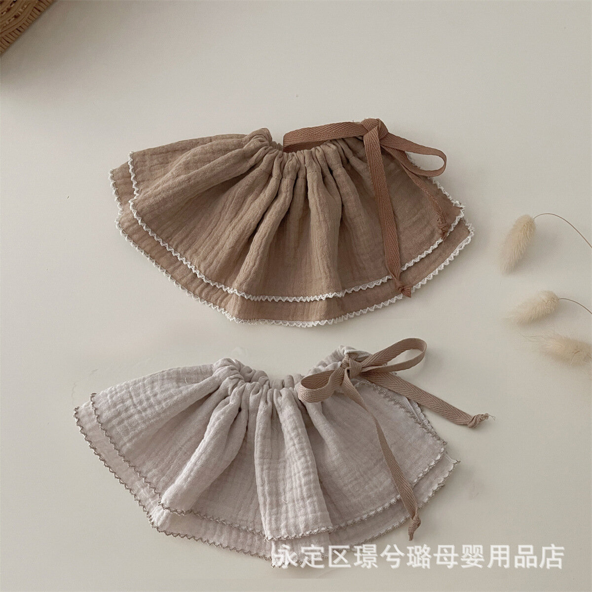 Корейский INS Чистый хлопок Четырехслойный хлопковый газовый слюнявчик Цветной блок с завязками 360-градусный анти-плюсок Молоко впитывающий слюнявчик