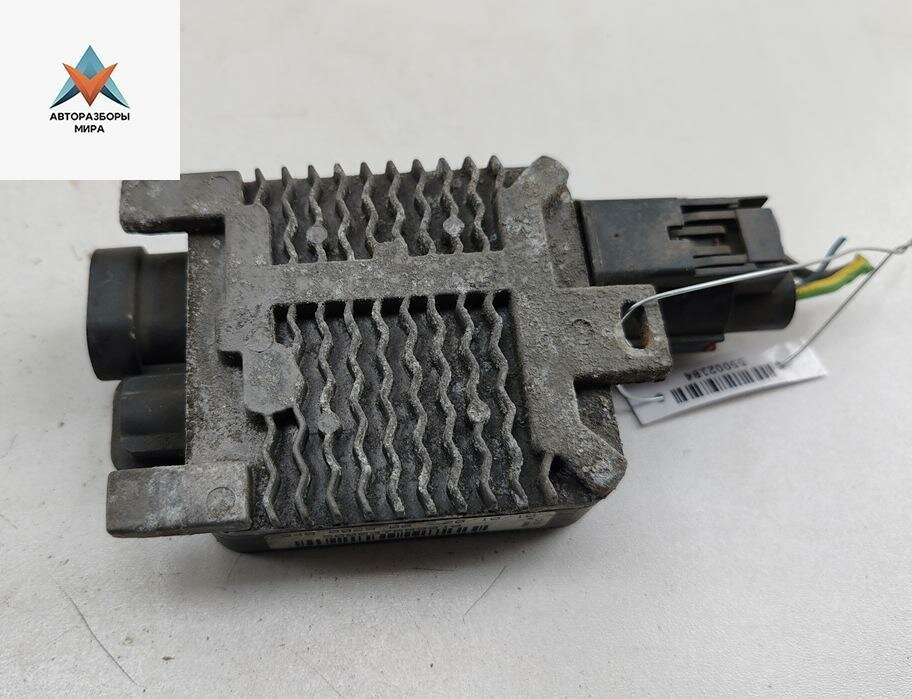 Блок управления вентилятором (реле) Ford Focus 2 рест. 2010 940002906