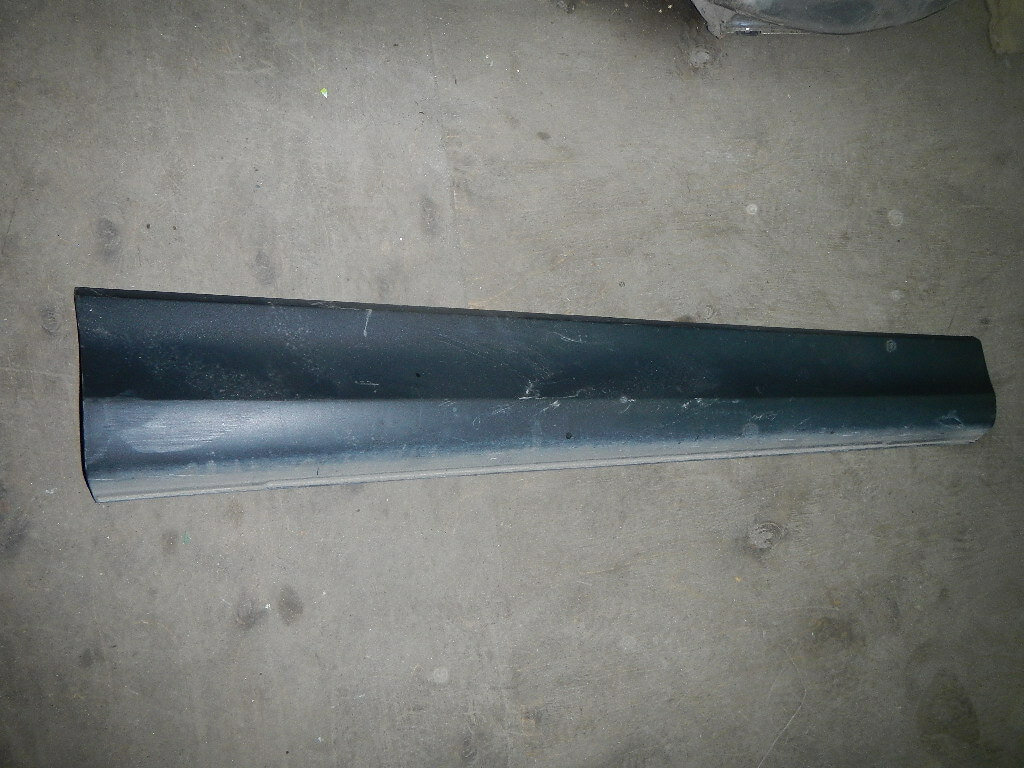 Б/У Молдинг двери передней правой, Mazda (Мазда)-CX-5 (12-) MAZDA CX-5 (12-) Царапины,трещина 7 см. с внутренней стороны...