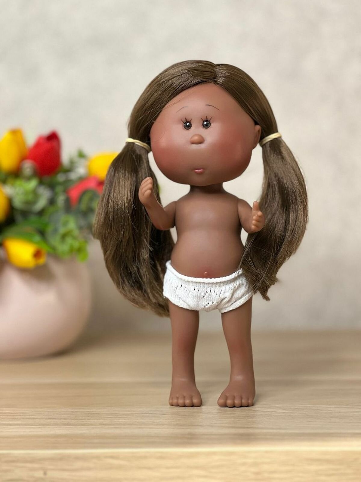 Кукла Nines виниловая 23 см Little Mia без одежды