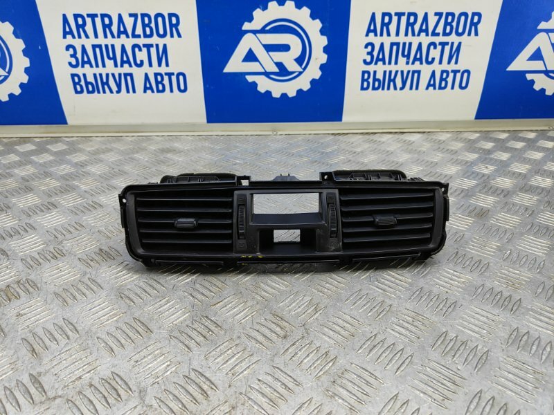 Б/У Дефлектор воздушный центральный Mitsubishi Lancer 9 CS / Мицубиши Лансер 9 CS 1.6 4G18 98 Л.С. седан 2005