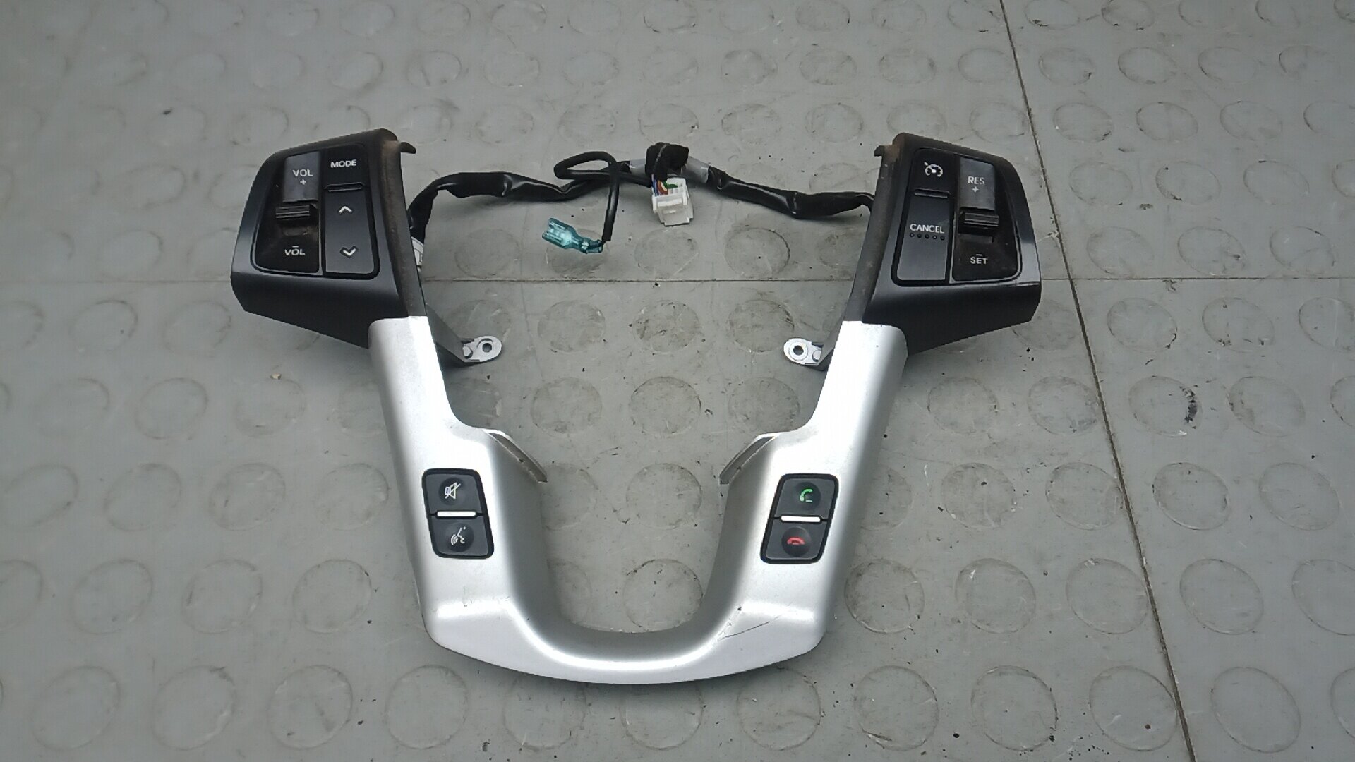 Кнопки руля KIA SORENTO 2