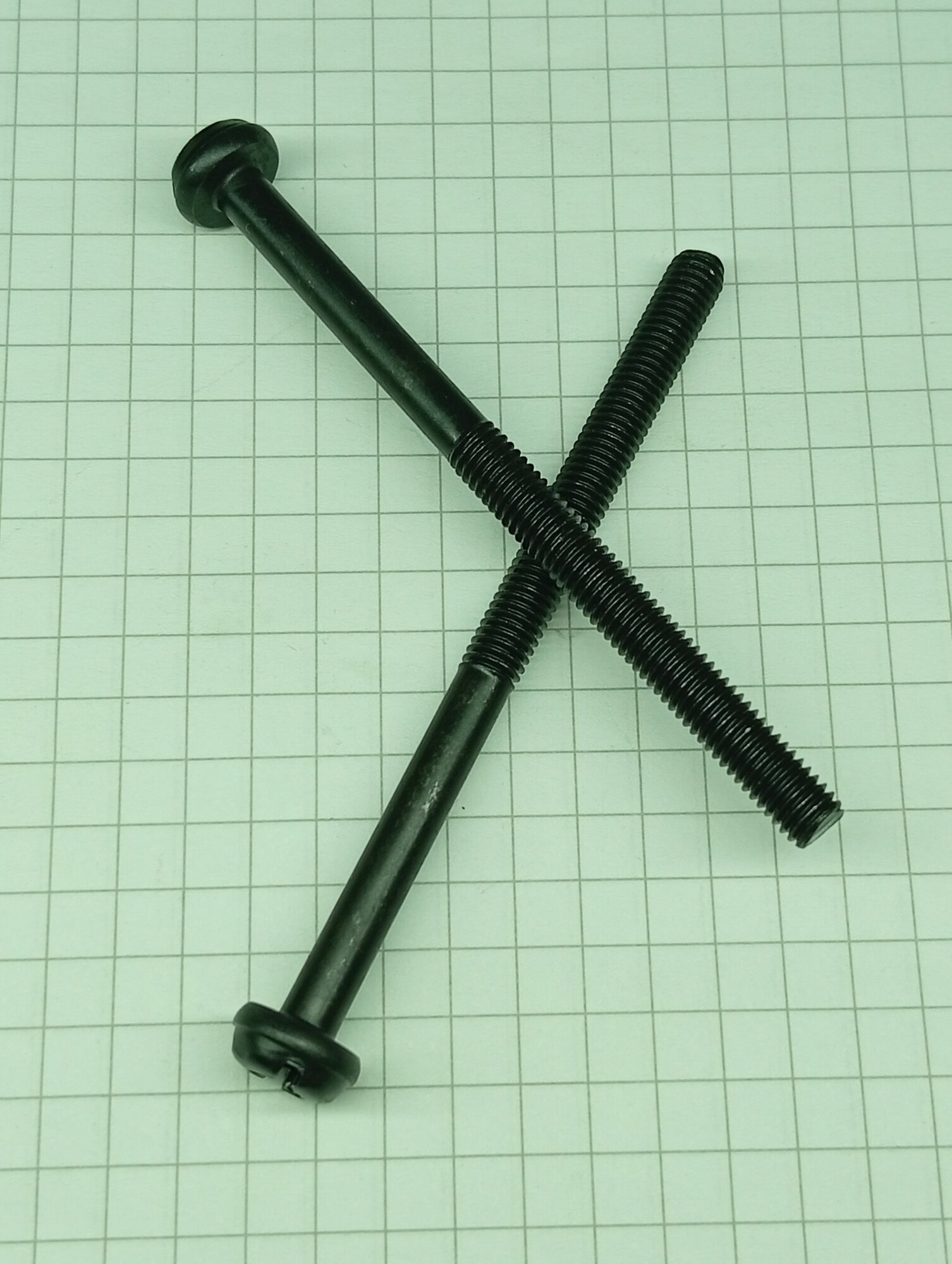 Болт (2шт) крепления глушителя для бензопилы CHAMPION 240 / 5010040570