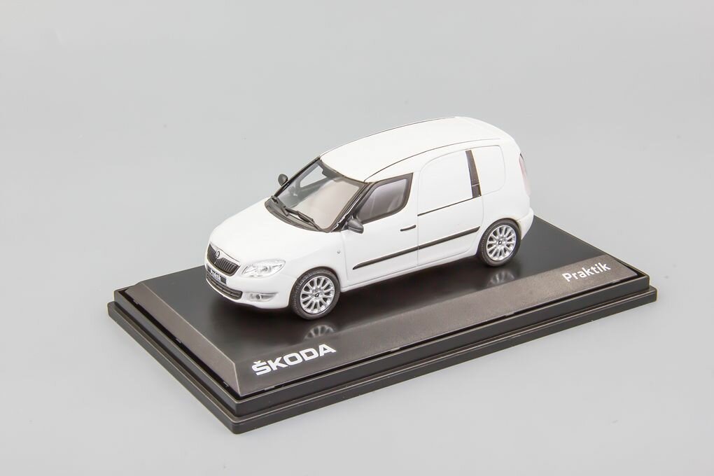Масштабная модель Skoda Roomster FL Praktik (2010) White Candy Uni