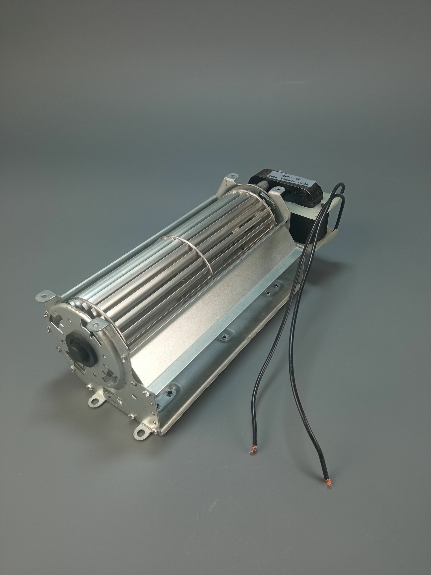 Вентилятор тангенциальный BW1-180х60 мм 0.32A/240V/1800RPM правый
