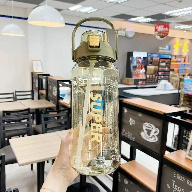 Спортивный стакан для воды 1500/2000 мл