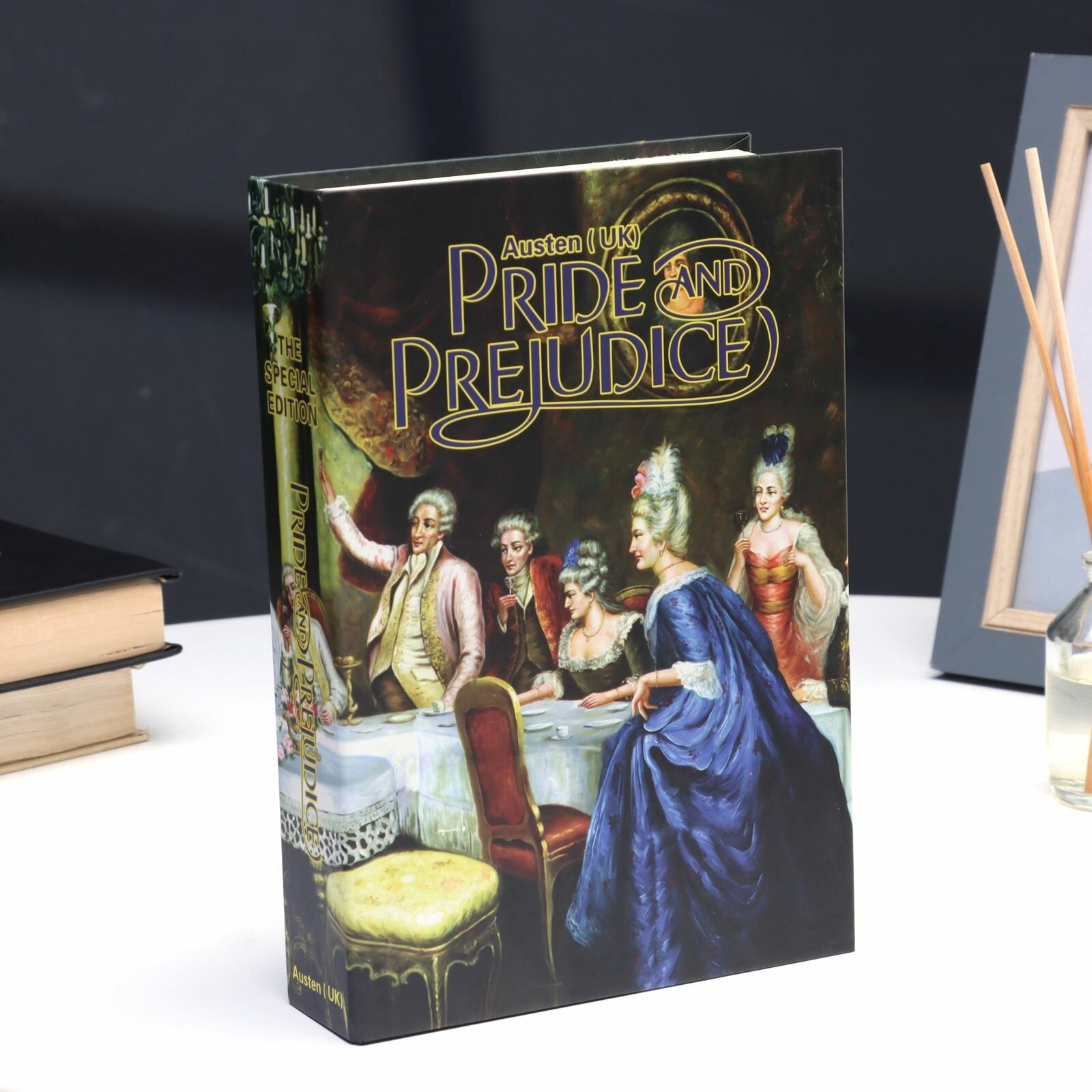 Сейф-книга Гордость и Предубеждение, с настоящими страницами 22x15x4,5 см