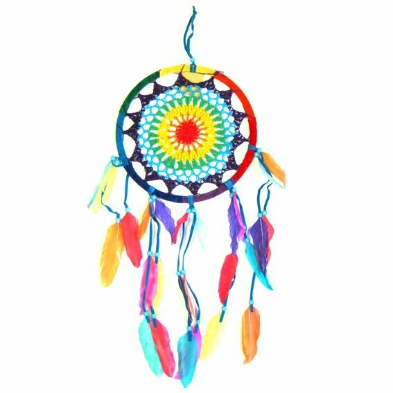 Ловец снов радужный круг с цветными перьями и бусинами (макраме, диаметр 21 см, длина 57 см.), 1 шт.