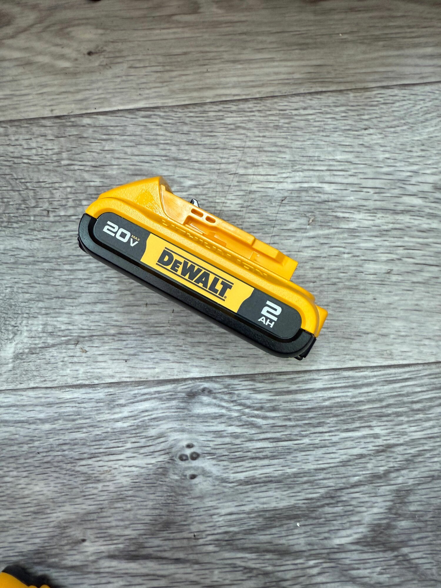 Аккумулятор Dewalt 20V 2ah