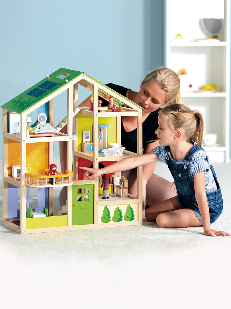 Деревянный кукольный домик Времена года, с мебелью 36 предметов в наборе и двусторонней крышей, HAPE E3401_HP