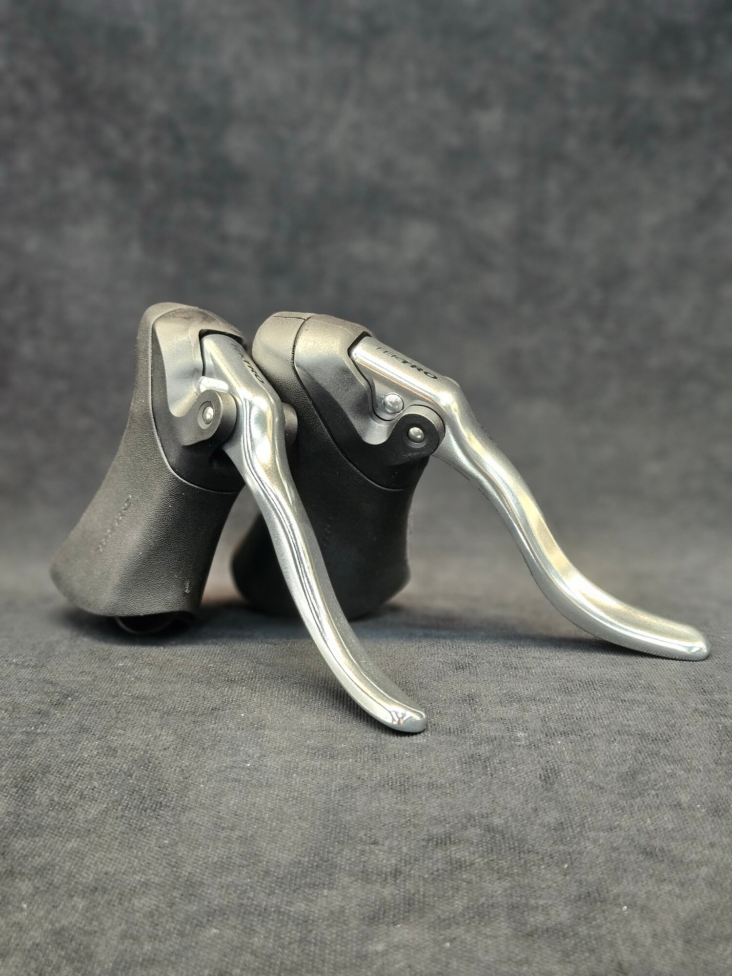 Комплект тормозных ручек (пистолетов) Tektro Road RL340, шоссейные, левая+правая, черно-серебристые