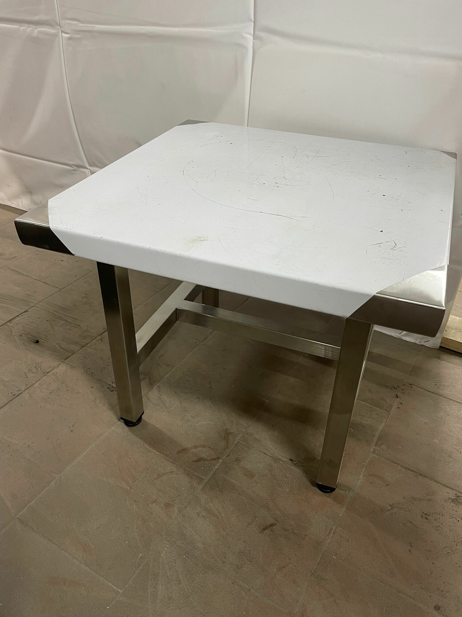 Подтоварник из нержавейщей стали