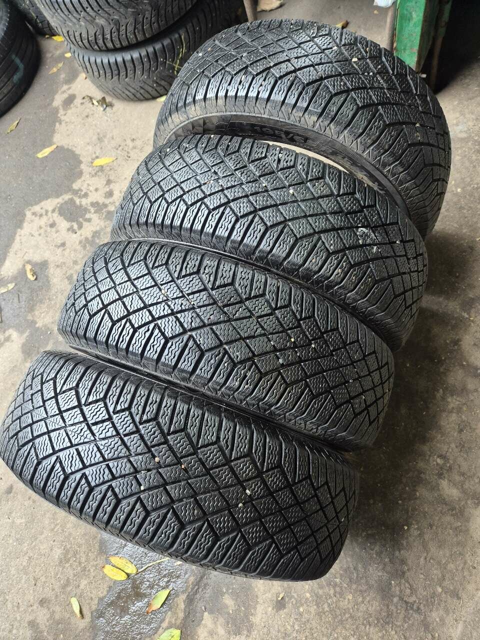 195/65 R15 95T Continental ContiVikingContact 7 остаток:7 мм год:2018 арт:7e04acff