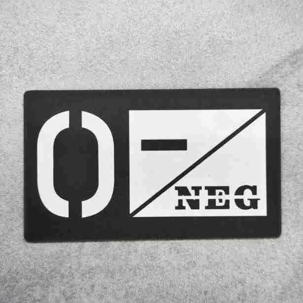 Пластиковый патч для тактического снаряжения с группой крови 5x8,5 см Серый, сумный