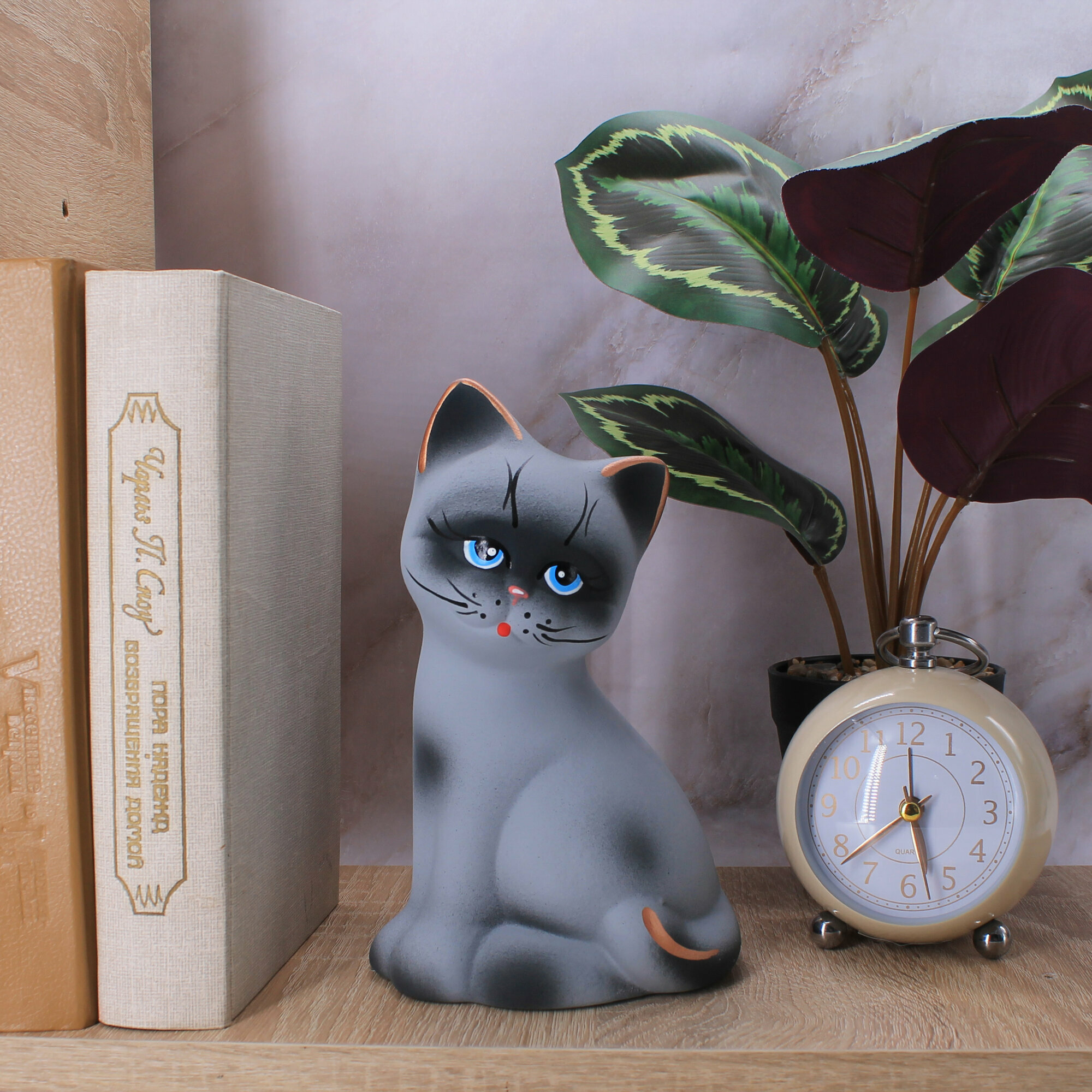 Статуэтка копилка Котенок Гафф ,18см , керамика , ручная работа , цвет серый с чёрным подпалом