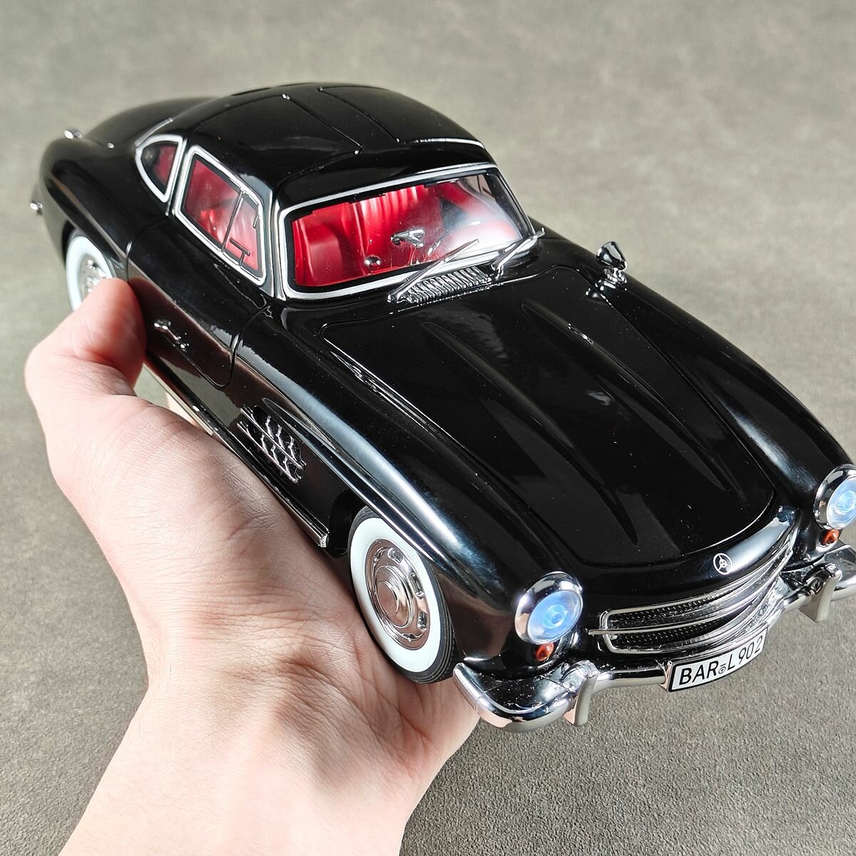 Крупномасштабная модель автомобиля Мерседес-Бенц 300SL,1:18 Mercedes Benz 300sl Ретро-автомобиль, Игрушечная машинка, Со звуком и светом