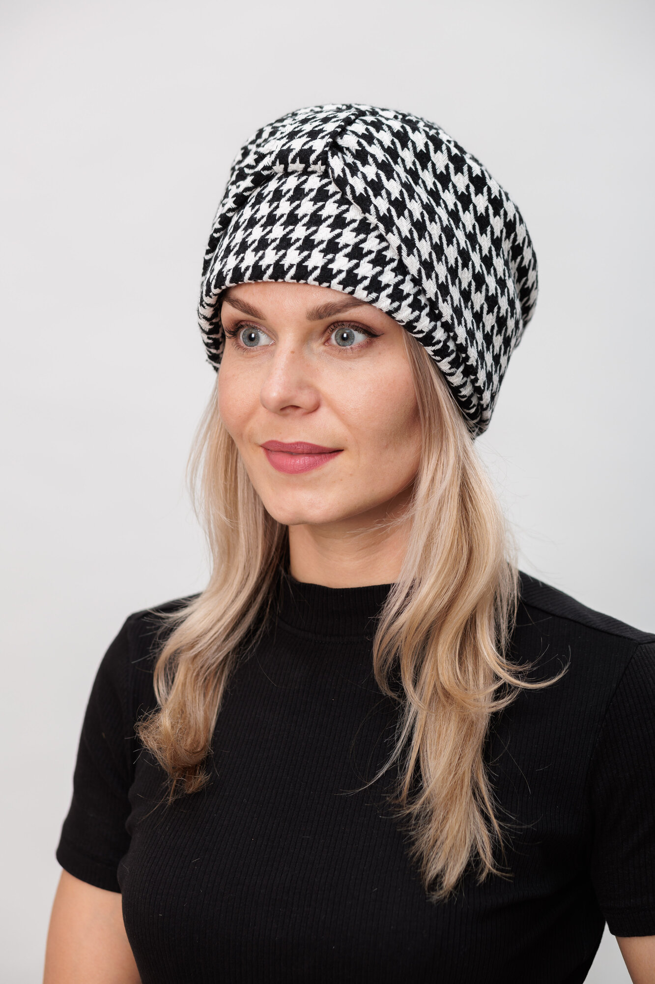 Шапка для женщин