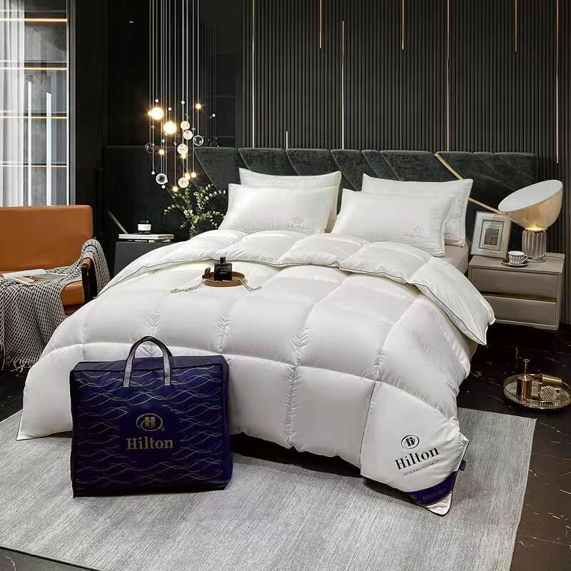 Пуховое одеяло Hilton Four Seasons, 150х200 см, 2 кг
