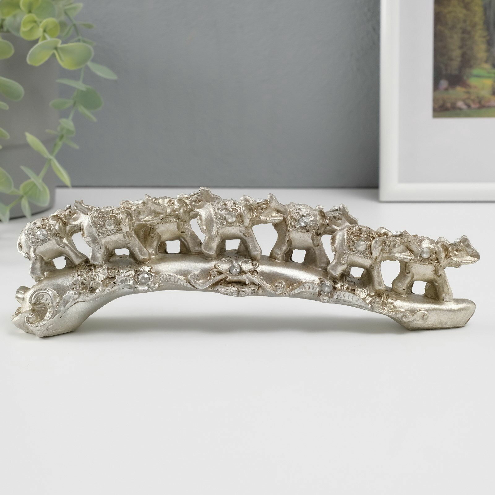 Сувенир полистоун стразы "Семь слонов на бивне" 6.5х22х4.5 см