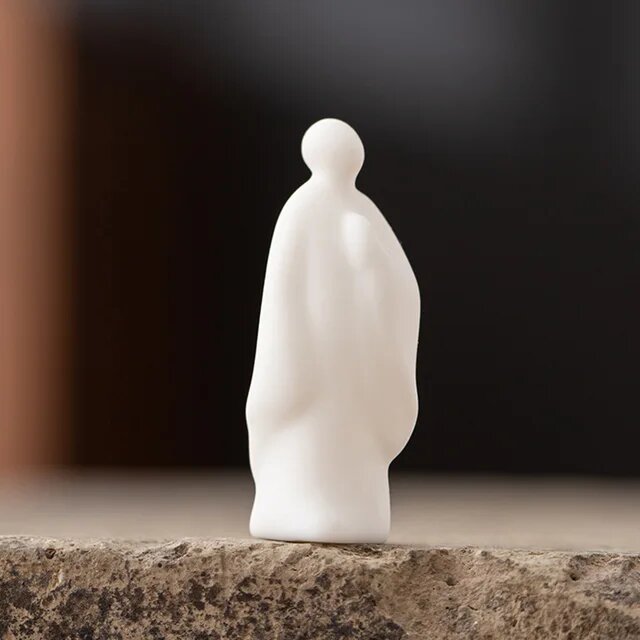 1 миниатюрная статуэтка Будды из белого фарфора, креативное украшение для гостиной, чайной церемонии, дзен-буддизма, миниатюрный аксессуар для ландшафтного дизайна.